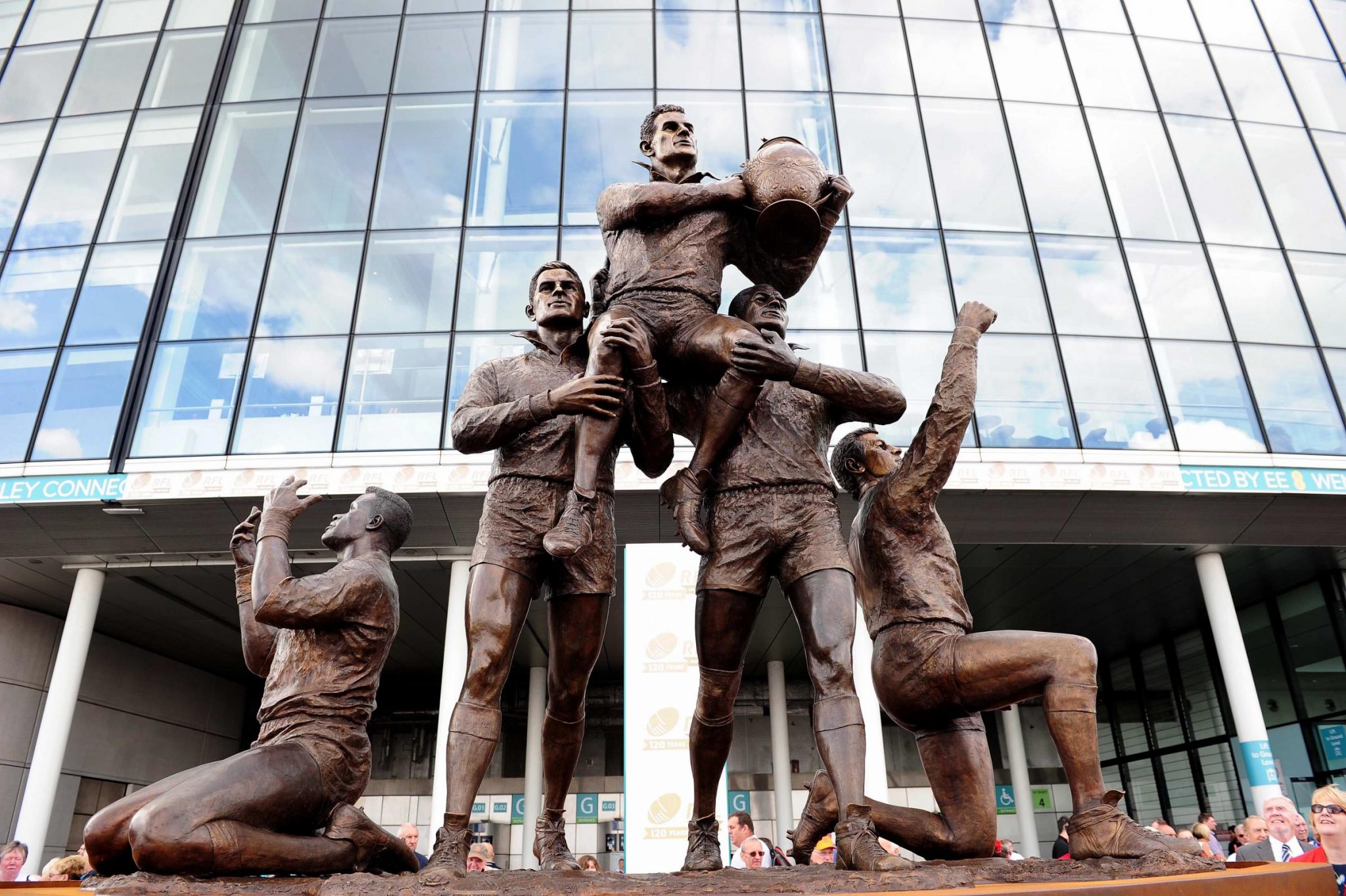 Sculptor chosen for rugby 'codebreakers' statue - The Cardiffian