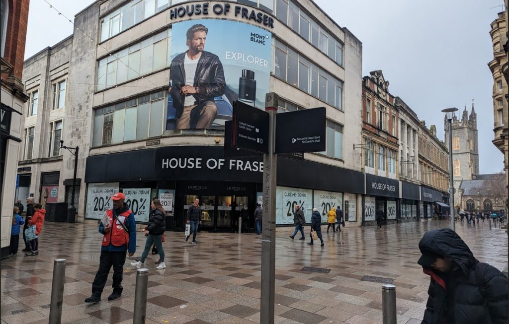 Three brothers avoid prison term after drunken Cardiff city centre ...