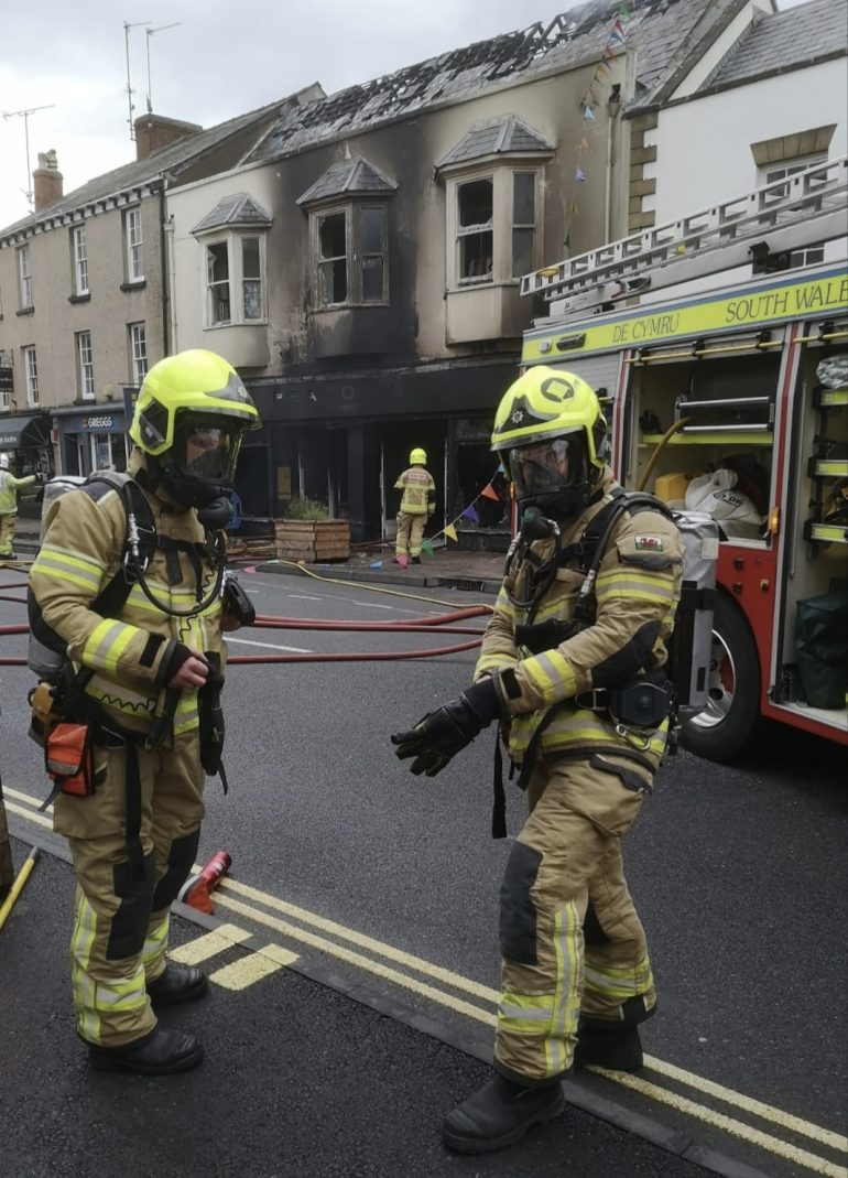 Firefighter who lost older brother in house-fire to climb Everest in ...