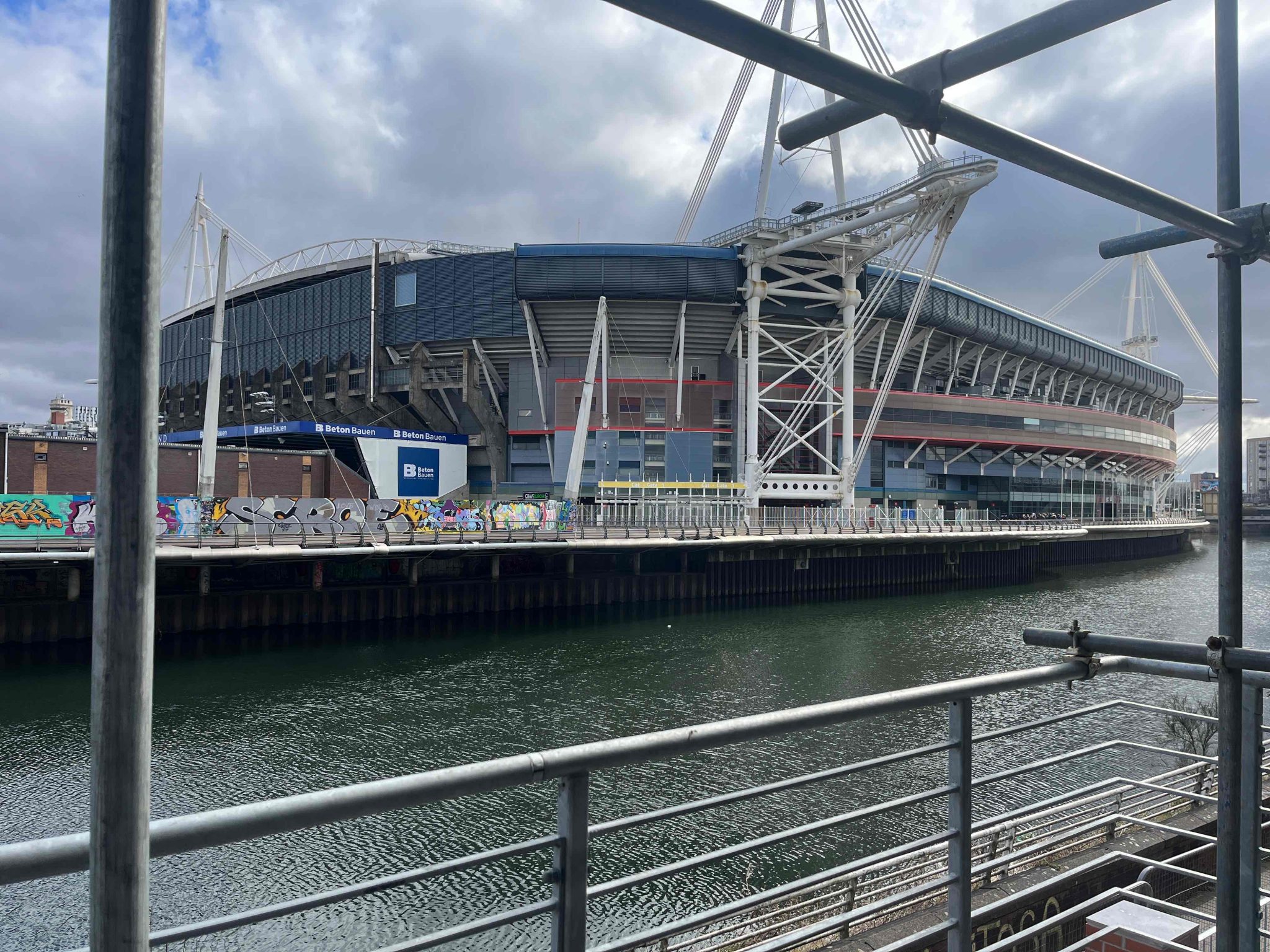 Inside the long-awaited hostel and bar replacing an embankment eyesore ...