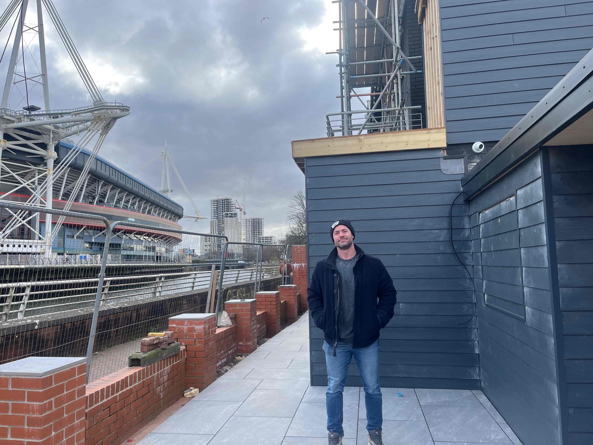 Inside the long-awaited hostel and bar replacing an embankment eyesore ...